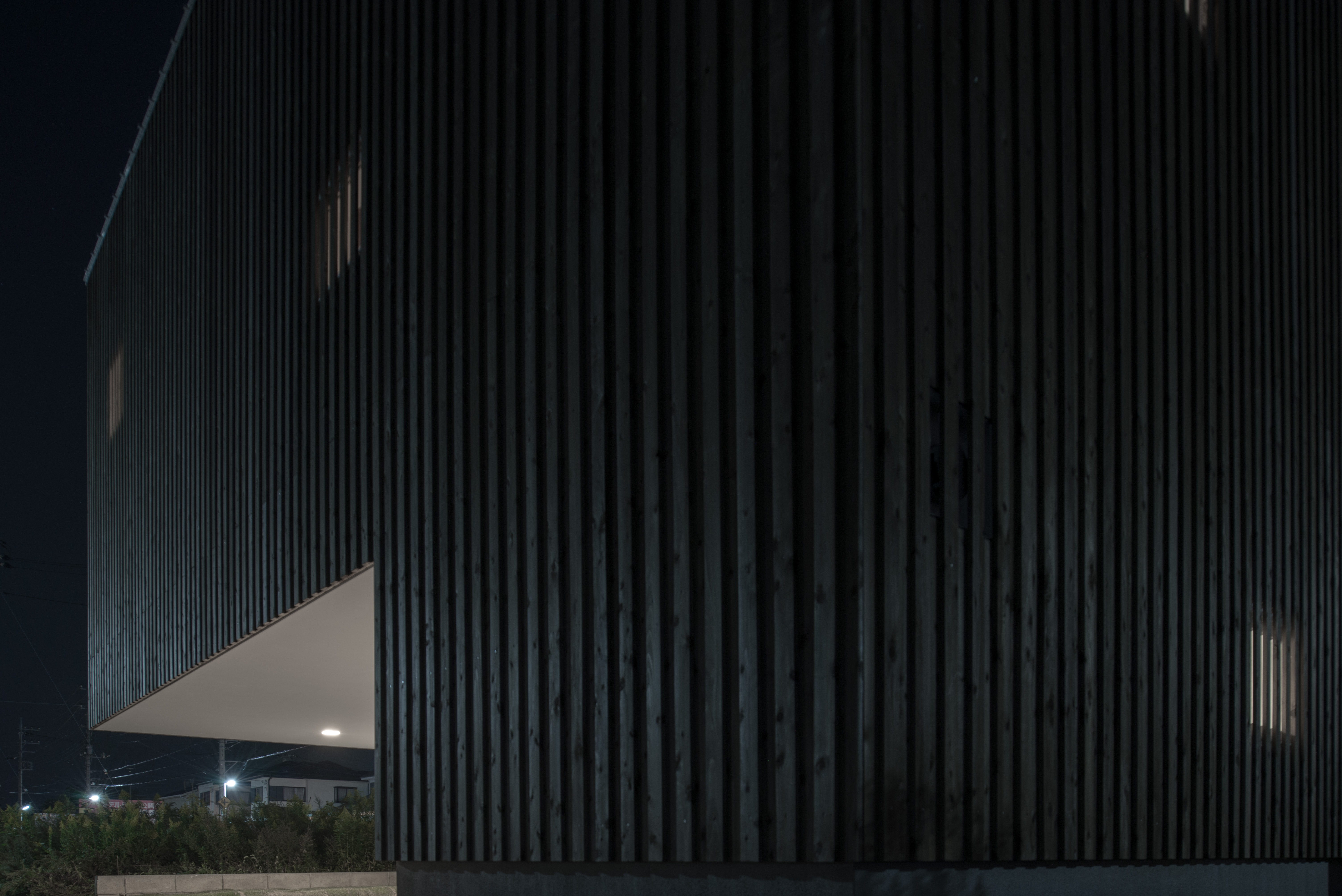FBA | House that opens up to its inside